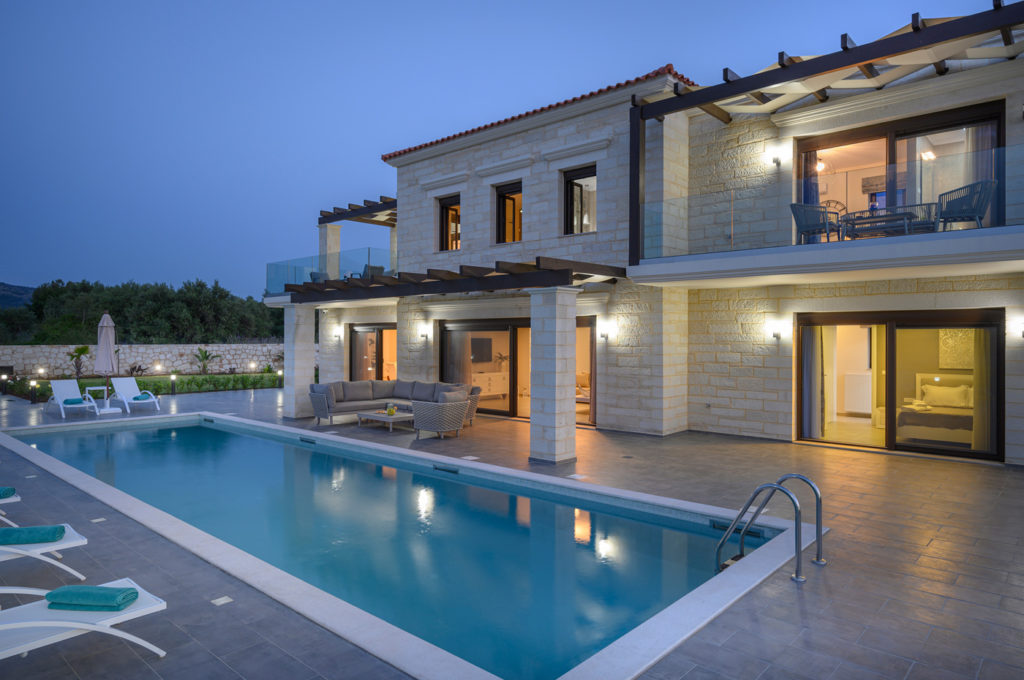 ΠΕΤΡΟΚΤΙΣΤΗ ΒΙΛΑ ΗΛΙΟΣ ΜΕ ΠΙΣΙΝΑ - Kyriakidis Construction Company