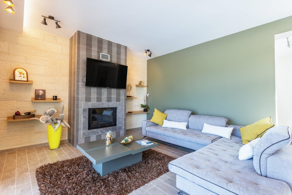 Modern Greek Homes:4 tips to bond archaic & modern design.